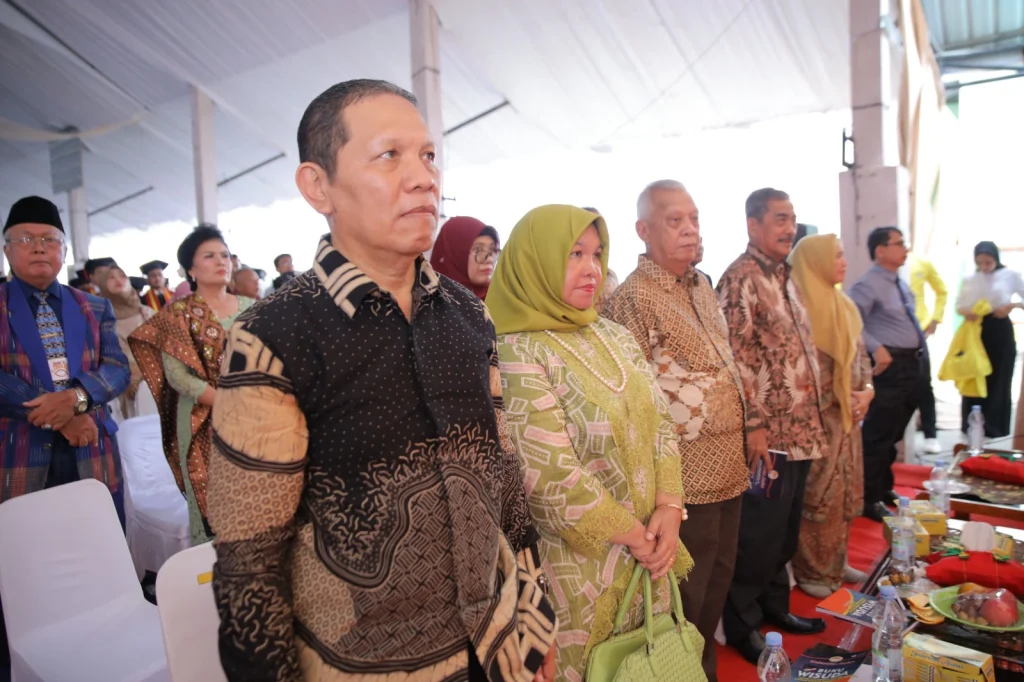 Sekda Kabupaten Asahan Ikuti Prosesi Wisuda Sarjana Angkatan XXXII dan ...